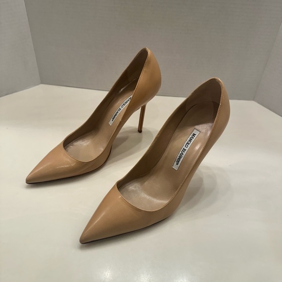 Manolo Blahnik | Shoes | Manolo Blahnik Tan Pointed Toe Heels | Poshmark